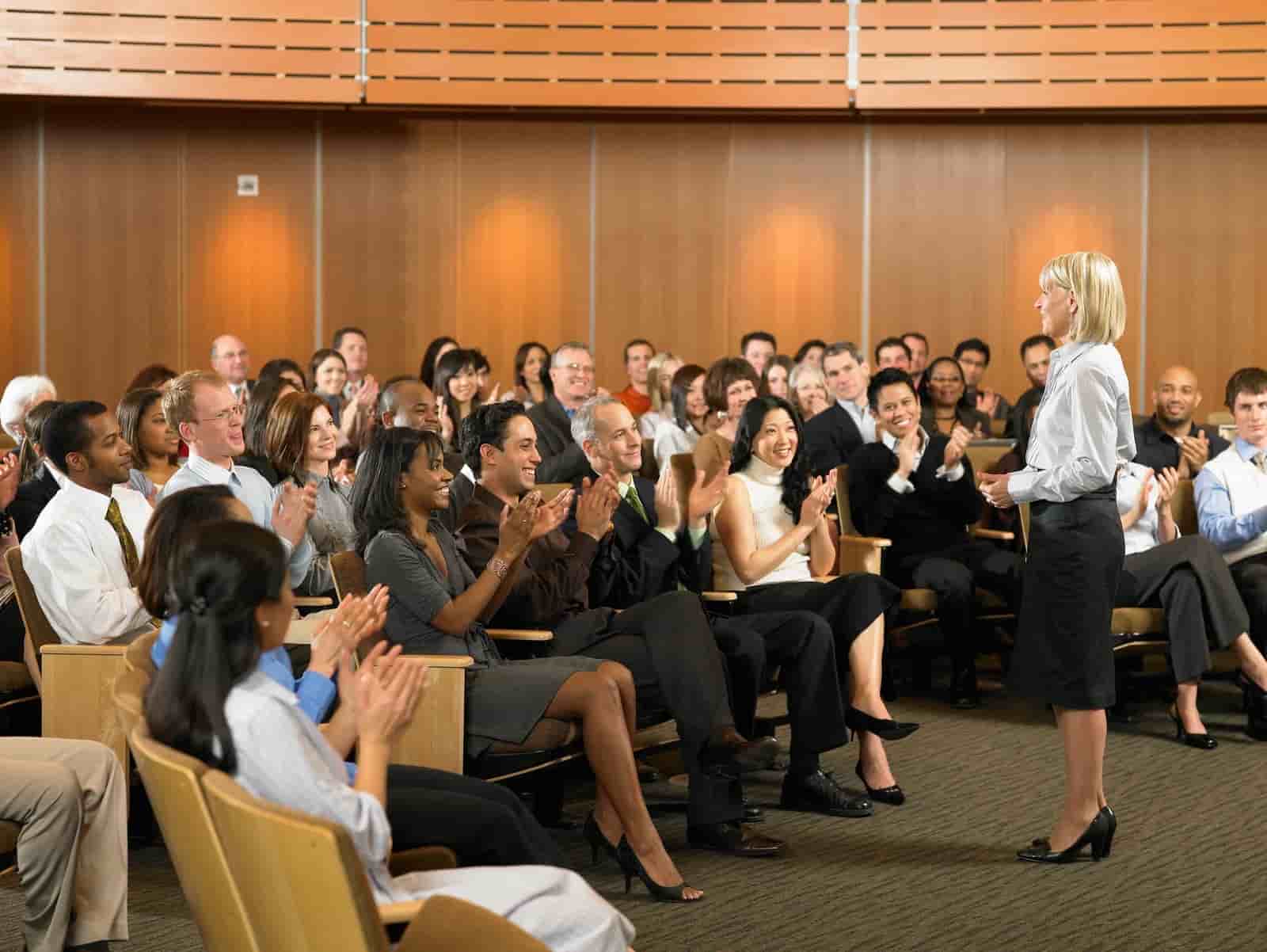 Lecture vs Seminar: Learn the difference