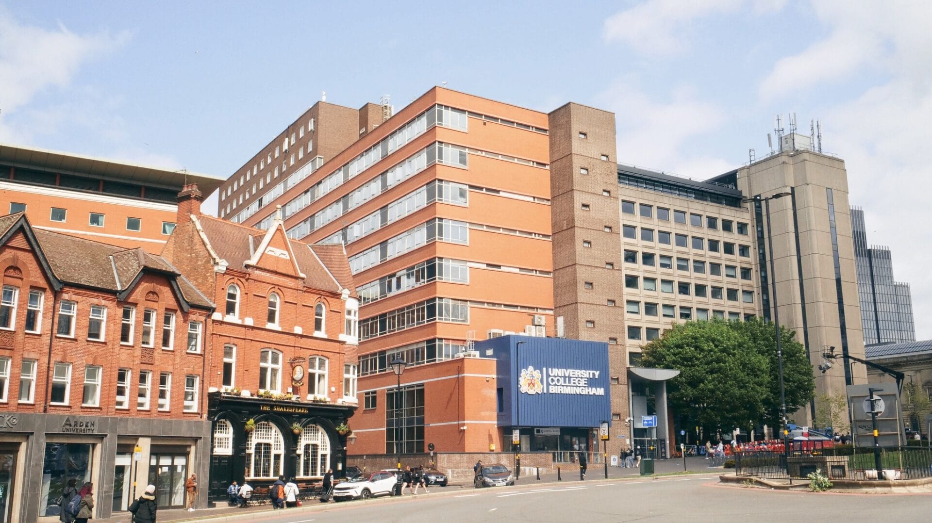 Top 10 small universities in the UK - Unifresher